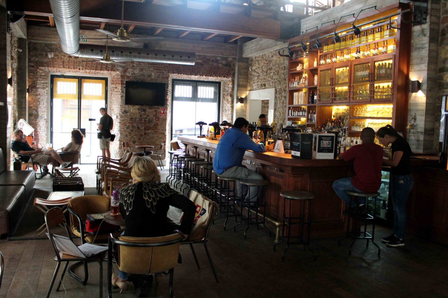 "La rana dorada", un pub de cerveza en Argentina a 5.300 km de Buenos ...