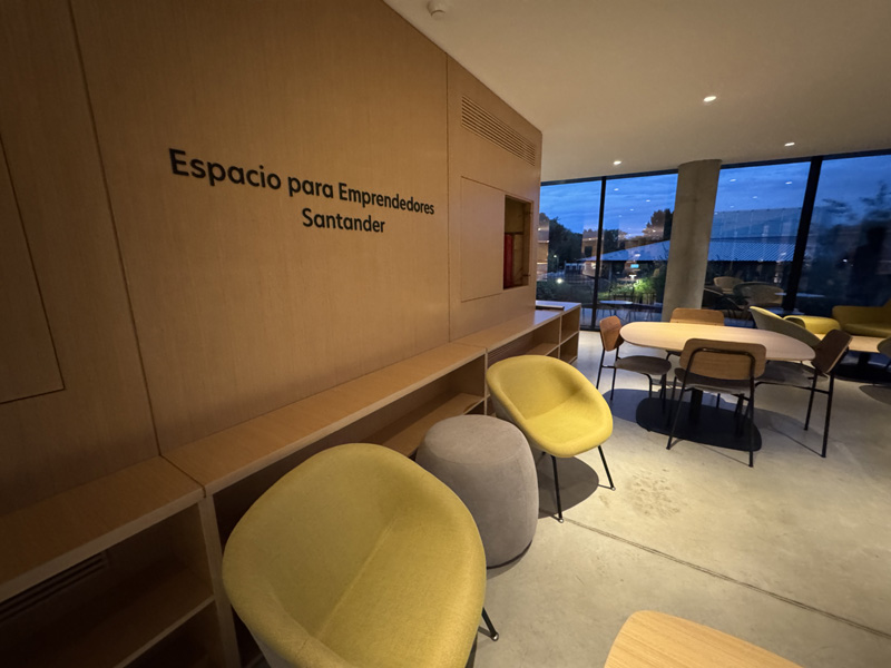 La Universidad de San Andrés abre un edificio para impulsar la innovación - Bahía César